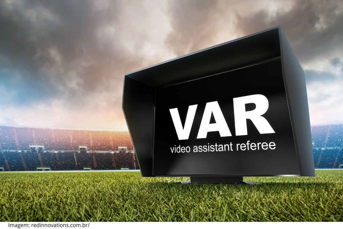 VAR no Futebol: Justiça ou Polêmica? Entenda sua História Segatta Esportes
